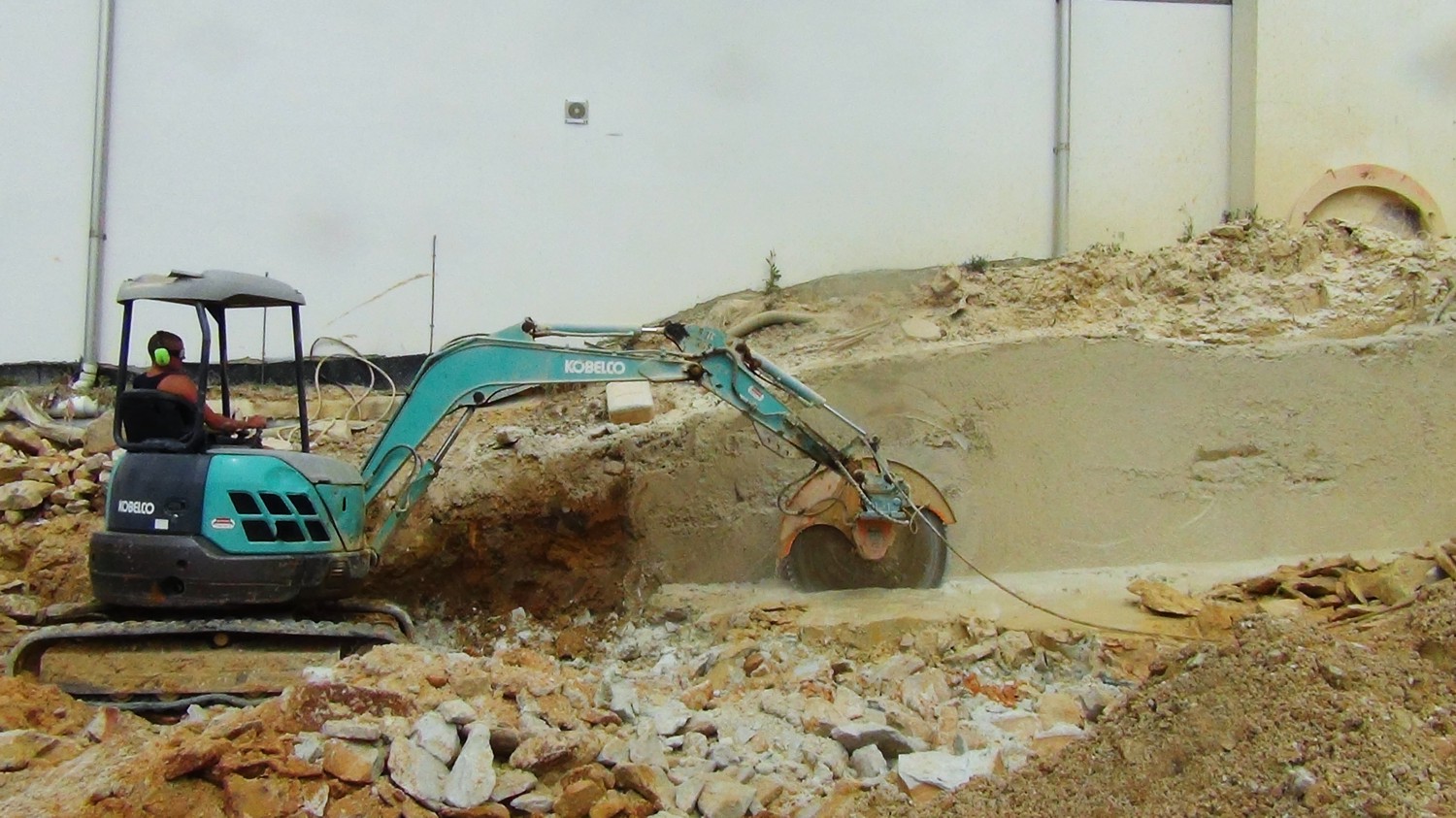 D2S Diamond Rock saws for Excavators - Echidna